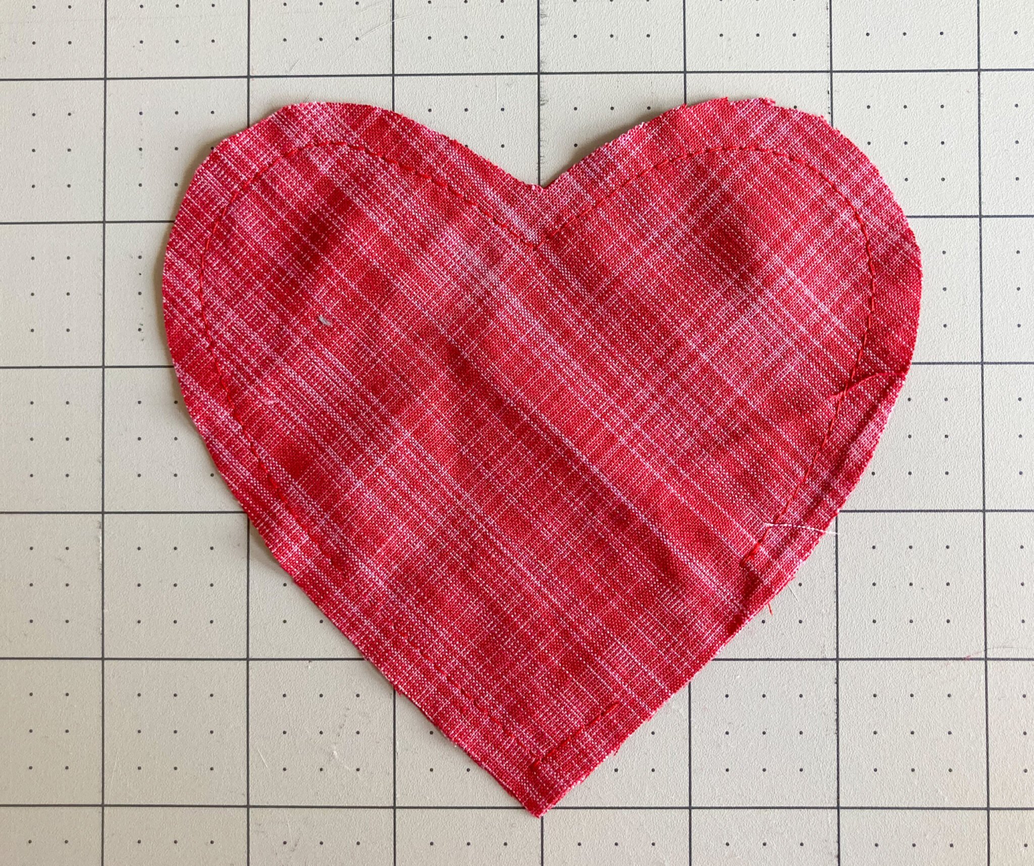 How to Sew a Heart Zipper Pouch with Ruffles - Blue Susan Makes