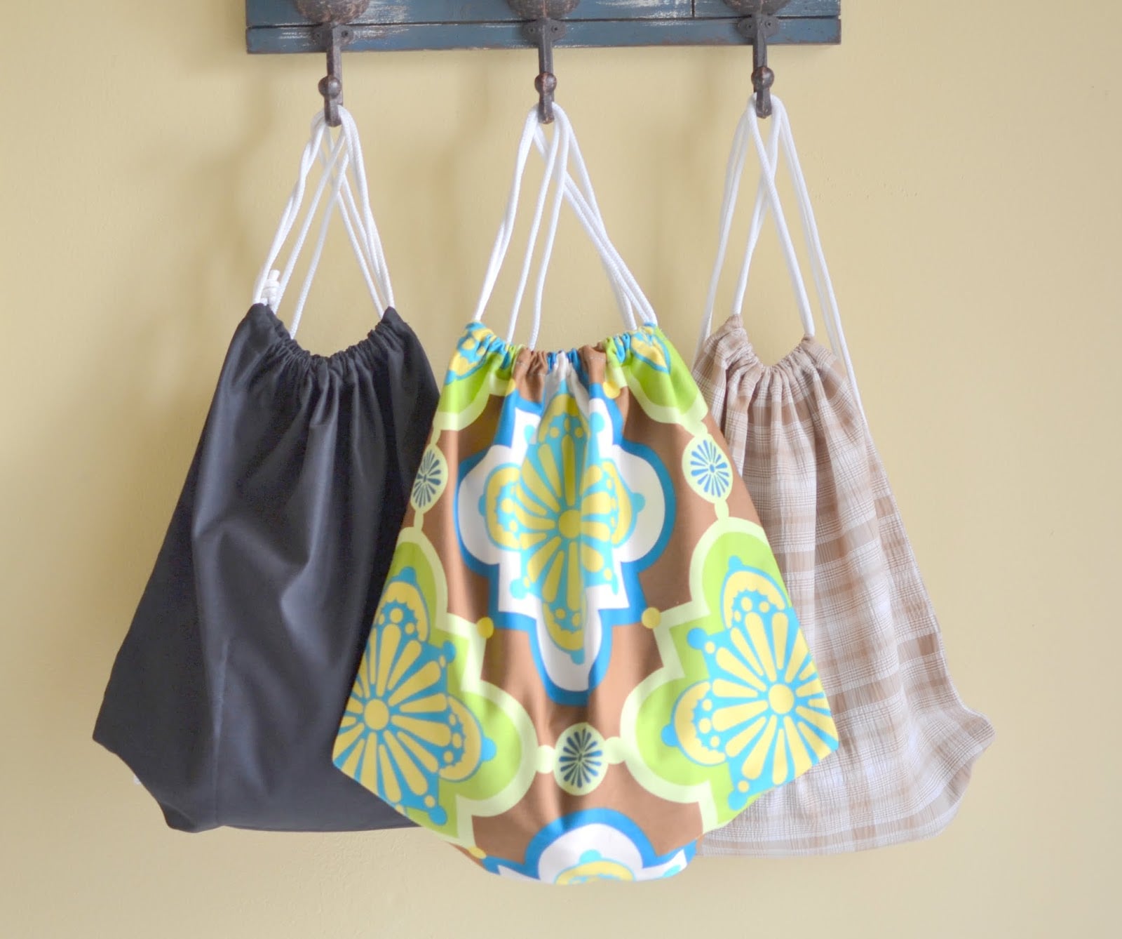 Easy Drawstring Backpack Tutorial: Soccer Mom Sewing - Blue Susan Makes