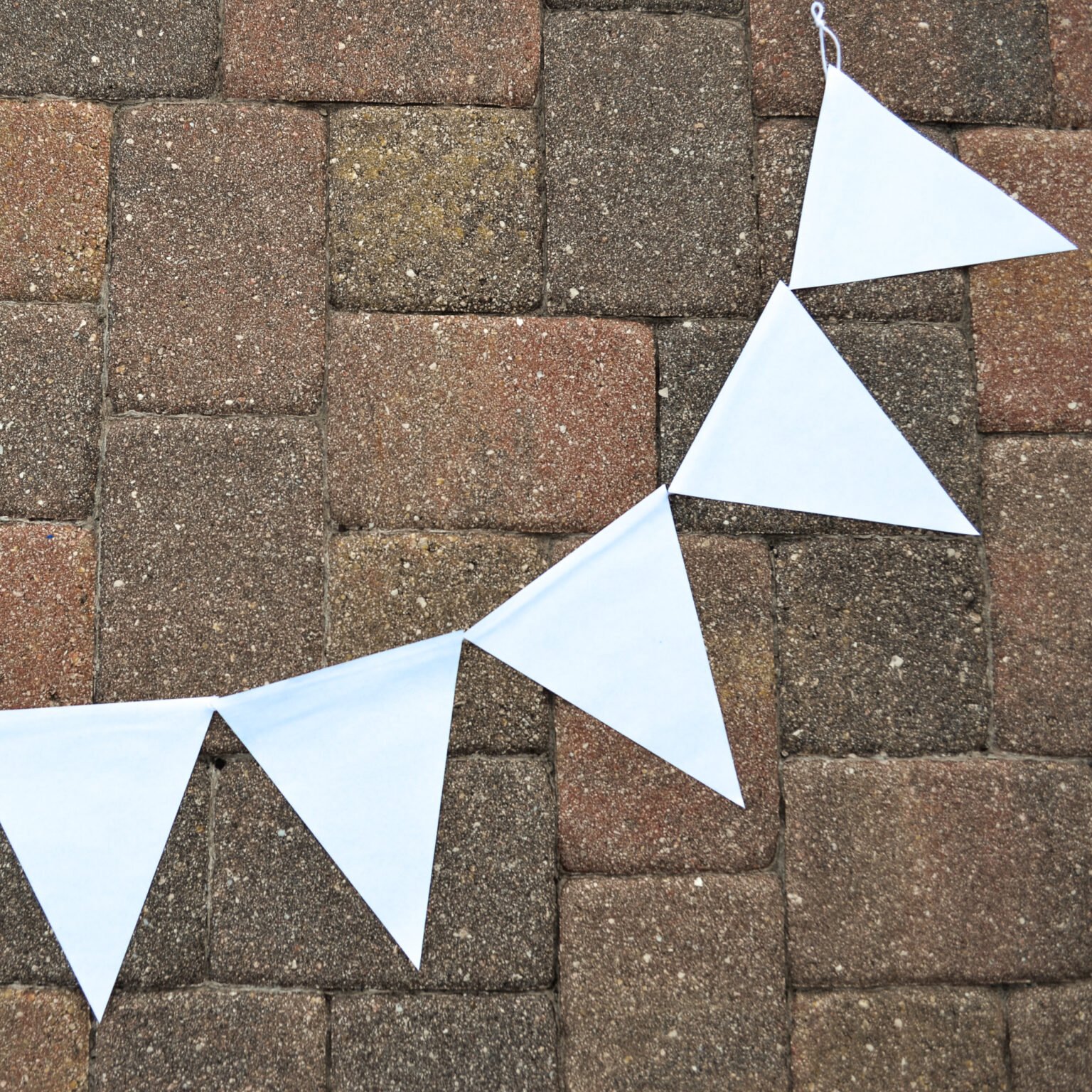Easy Paper Pennant Banner Tutorial - Blue Susan Makes