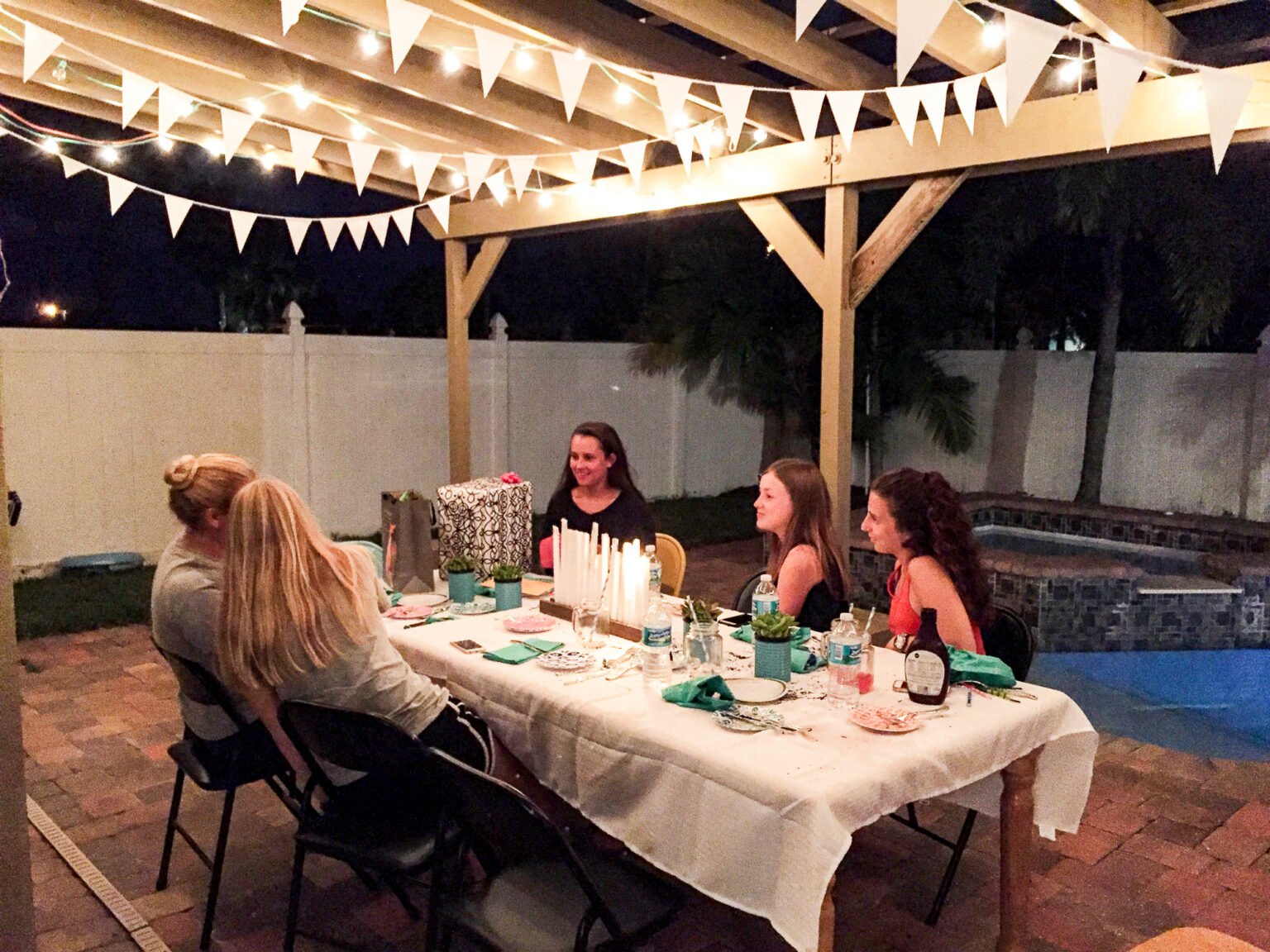 Easy Paper Pennant Banner Tutorial - Blue Susan Makes